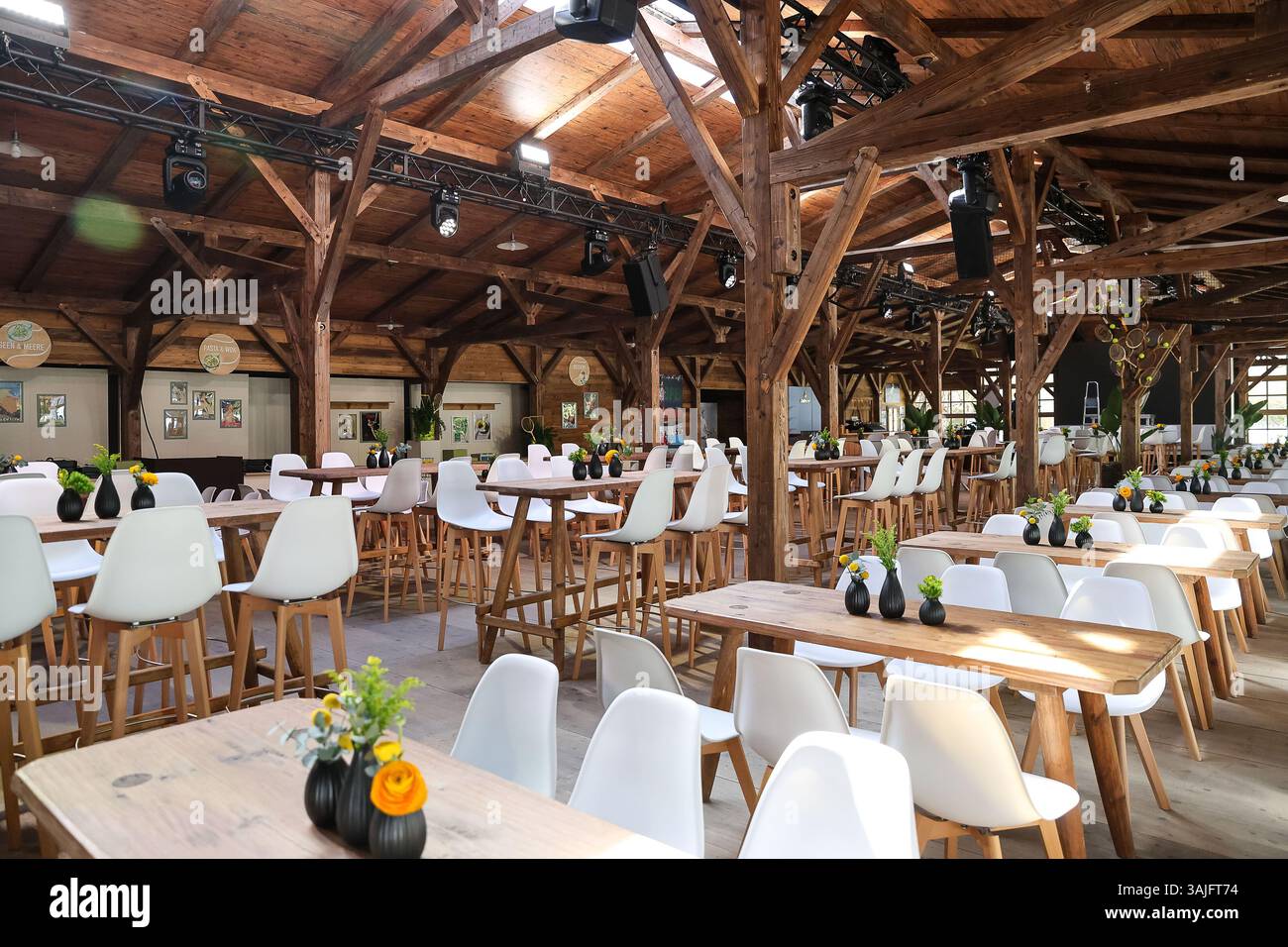 Muenchen, Deutschland. 11th Apr, 2025. VIP Bereich Golden Racket Club ...