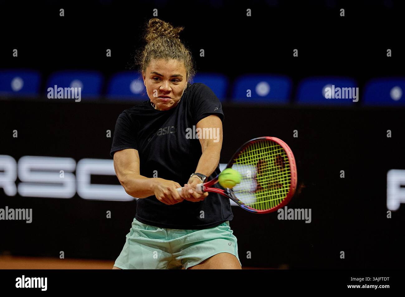 Stuttgart, Baden-Wuerttemberg, Germany. 11th Apr, 2025. Jasmine Paolini ...