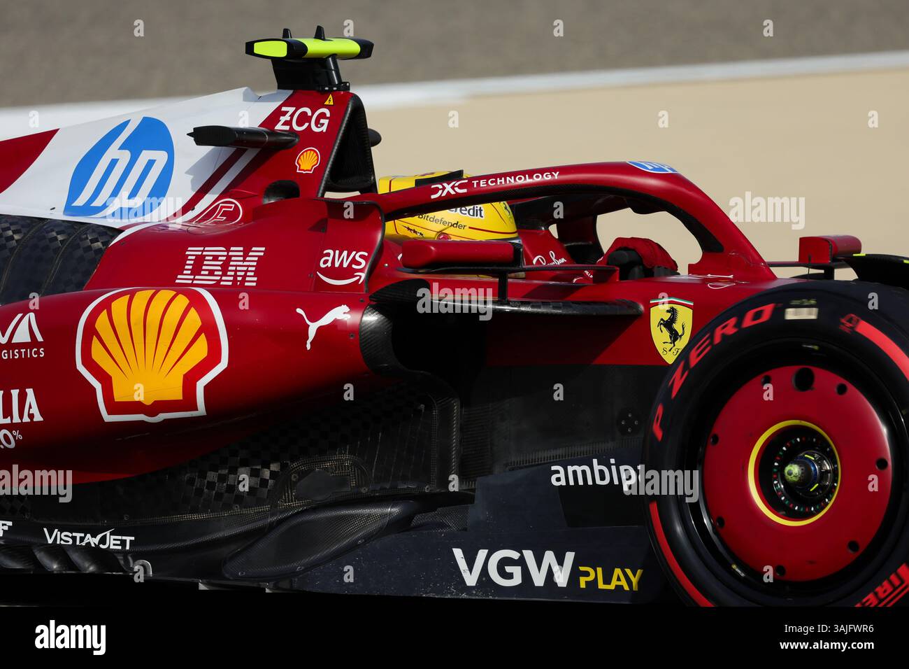 44 HAMILTON Lewis (gbr), Scuderia Ferrari SF-25, action during the Formula 1 Gulf Bahrain Grand ...