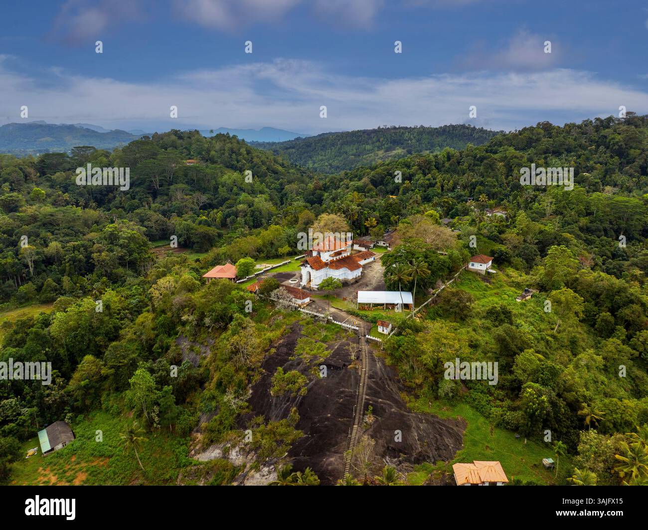 Sri Lankathilake Rajamaha Viharaya, an ancient Buddhist temple in ...