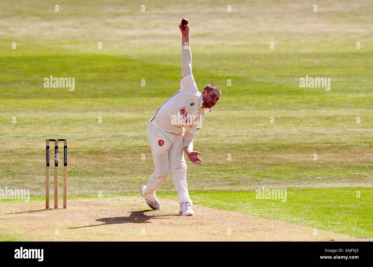 Essex's Noah Thain bowling during day one of the Rothesay County ...