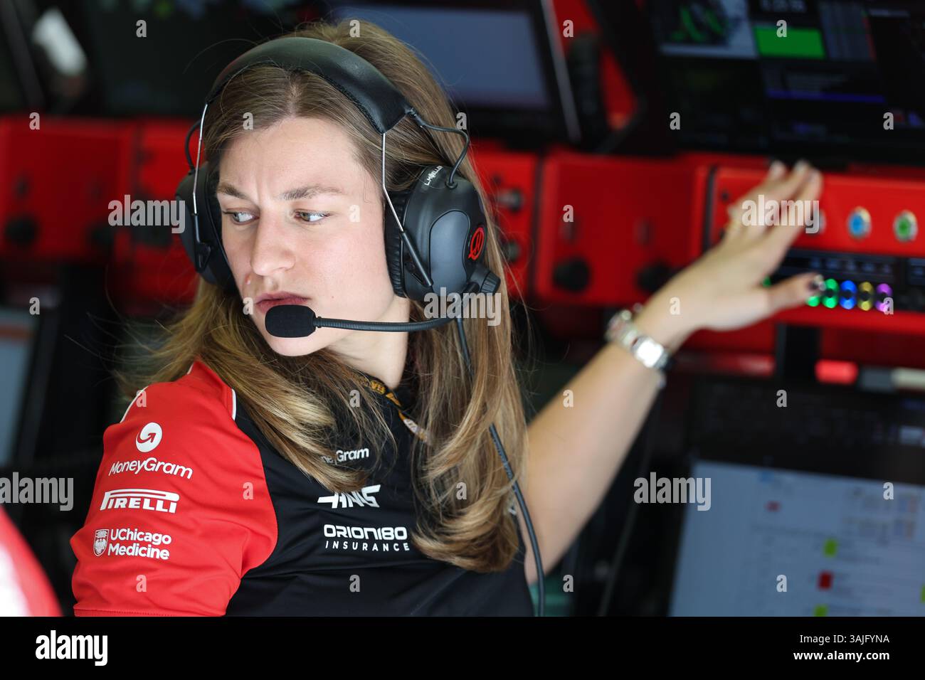 MUELLER Laura, Race engineer of Haas F1 Team during the Formula 1 Gulf ...
