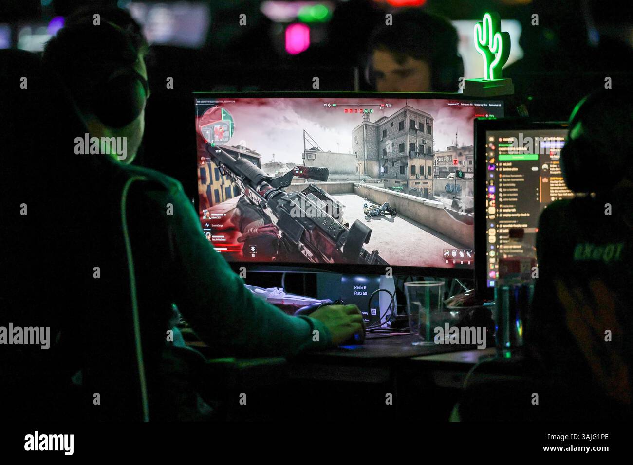 Leipzig, Germany. 11th Apr, 2025. Numerous gamers play computer games ...