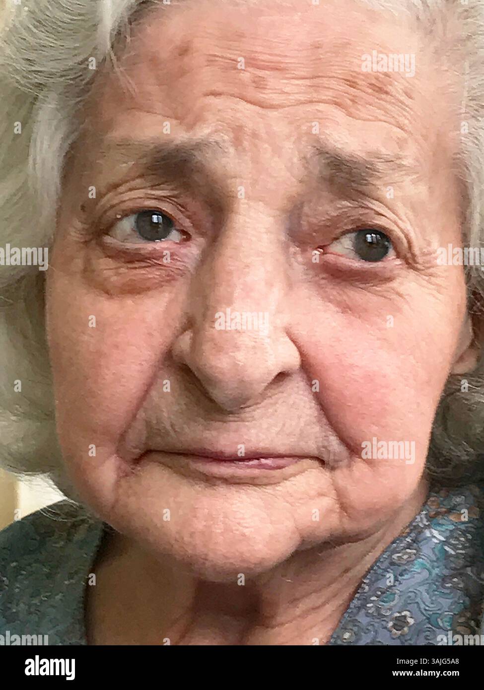 Portrait of old lady. Close view Stock Photo - Alamy
