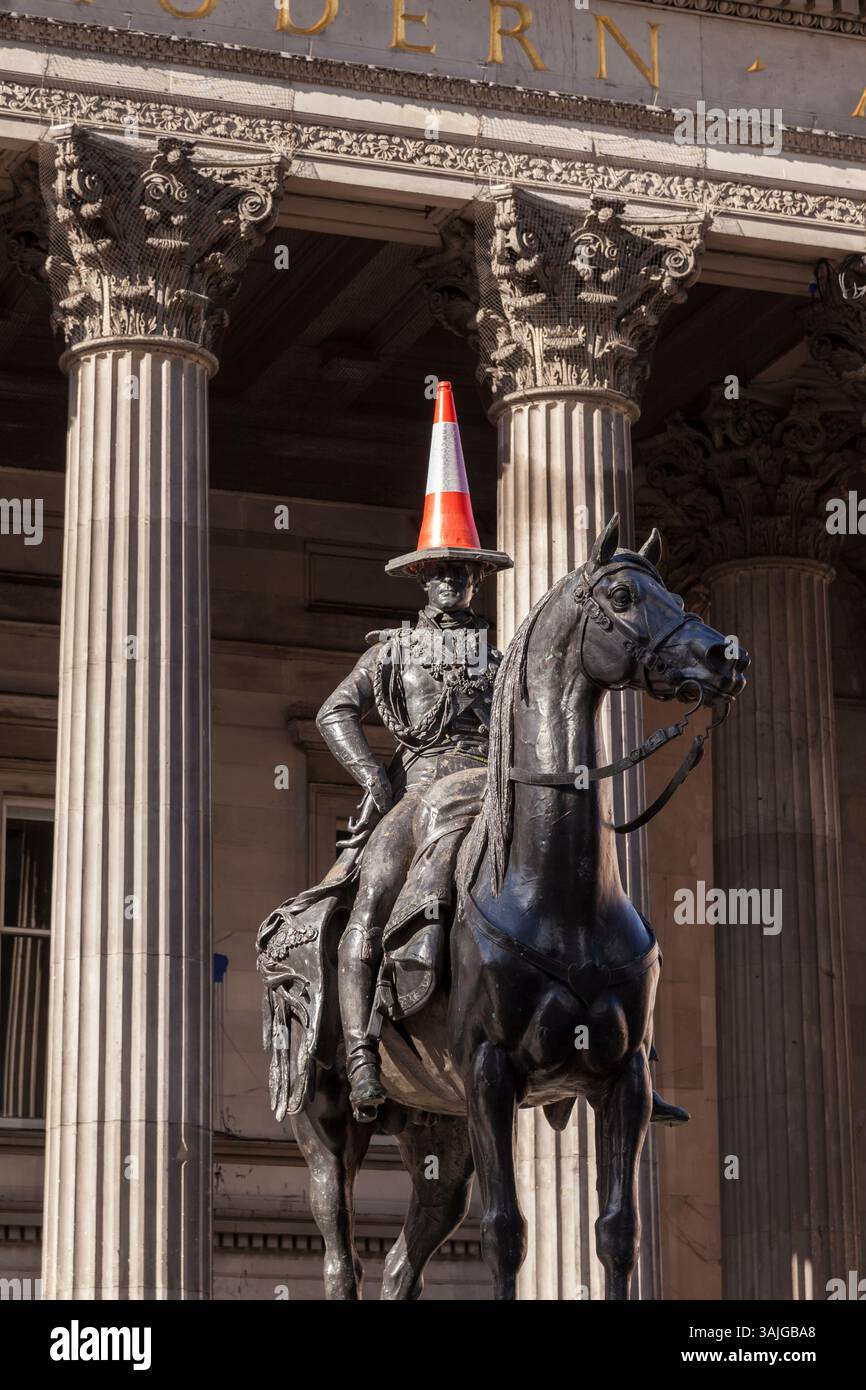 The Duke of Wellington Statue with his traffic cone in front of the ...