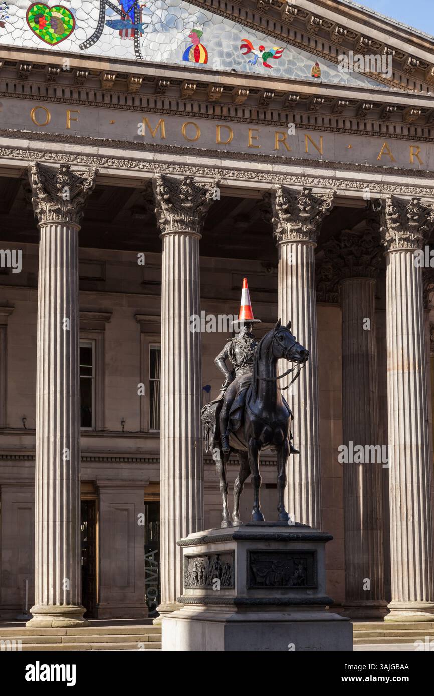 The Duke of Wellington Statue with his traffic cone in front of the ...