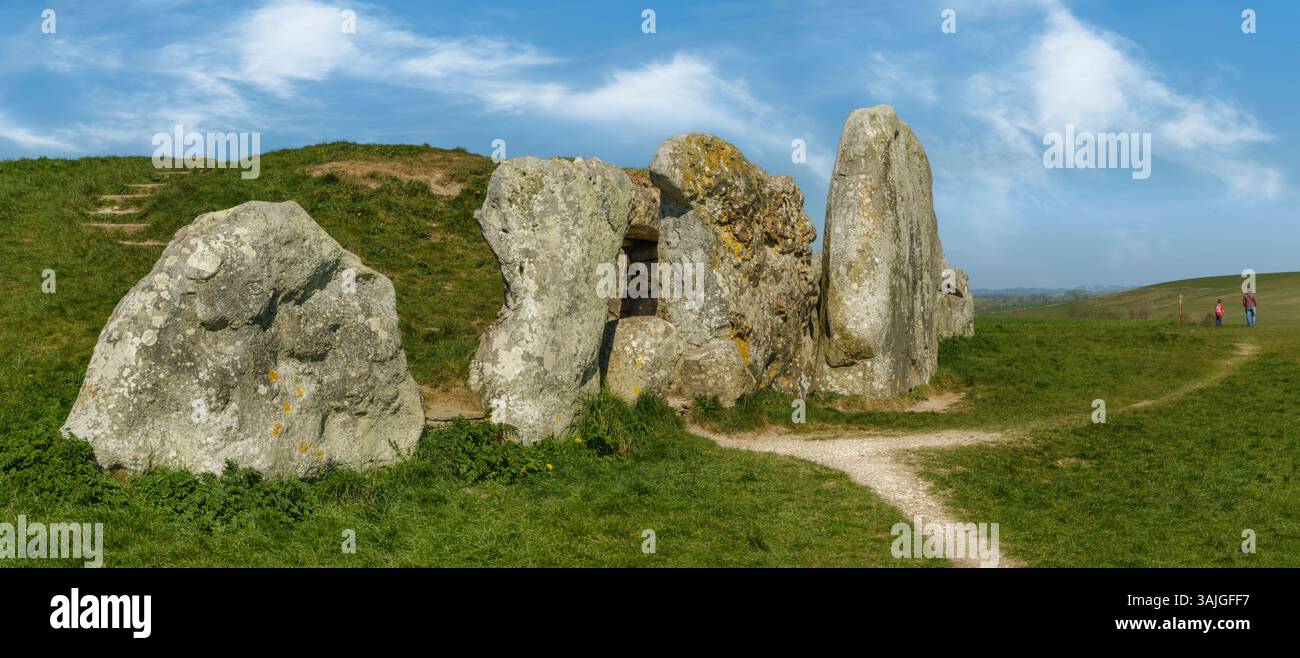 West Kennet Long Barrow, Wiltshire - A Neolithic tomb or barrow ...