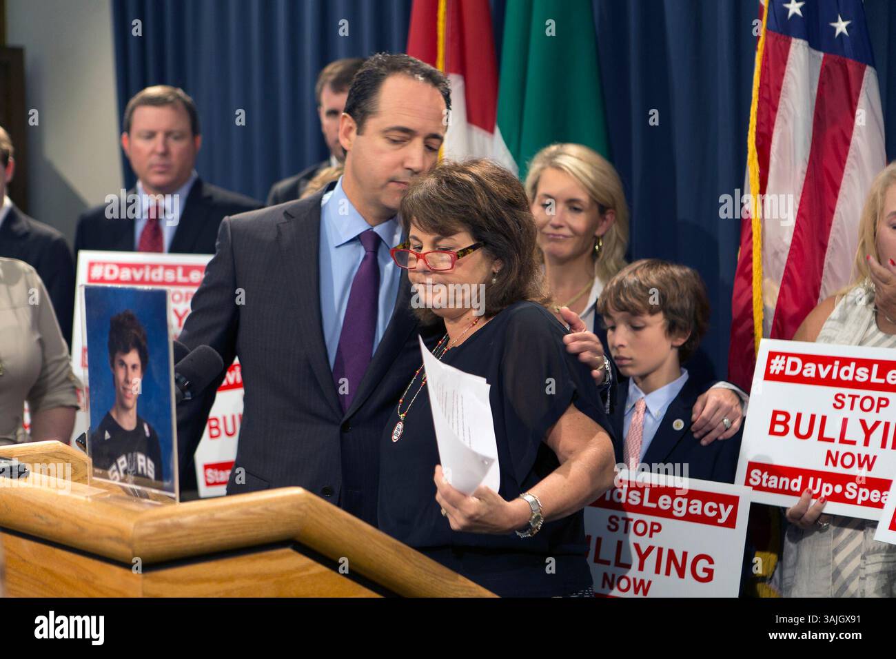 Cyberbullies hi-res stock photography and images - Alamy