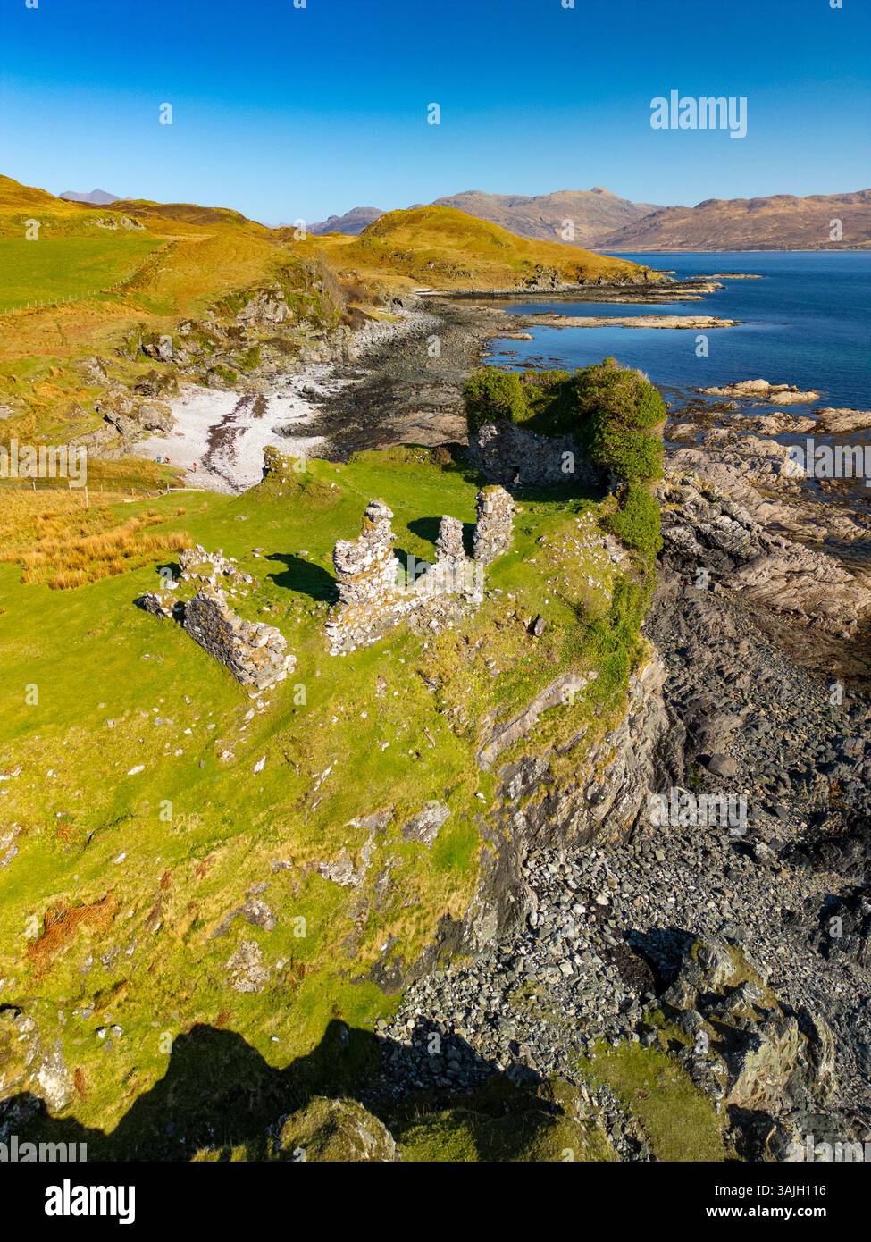 Ruins of Knock Castle, or Castle Camus, (Caisteal Chamuis) at Teangue ...
