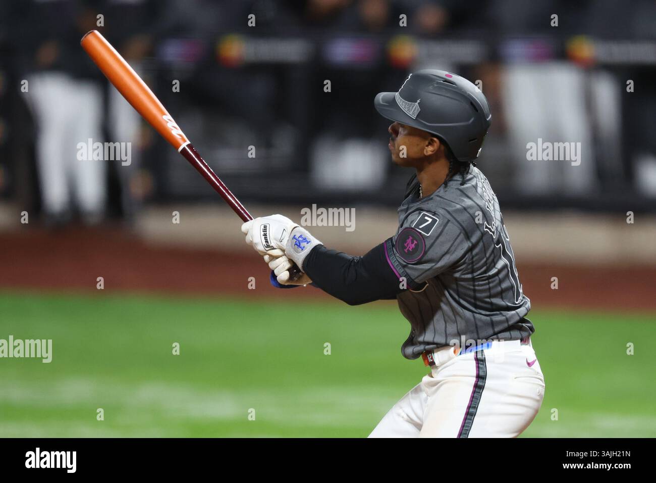 New York Mets Francisco Lindor #12 connects for a walk-off sacrifice ...