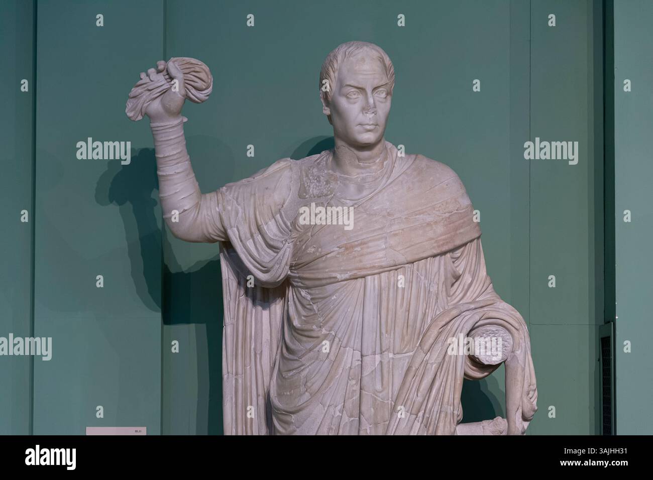 Statue of an old Roman magistrate Stock Photo - Alamy