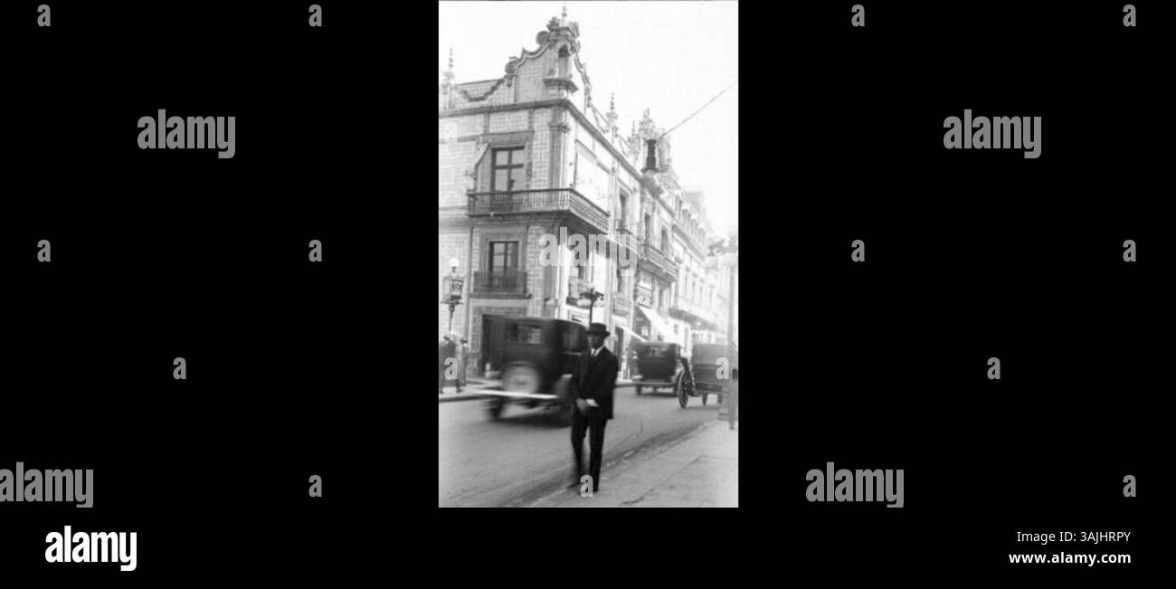 The Casa de Azulejos, photographed in 1920, is a prominent building in ...