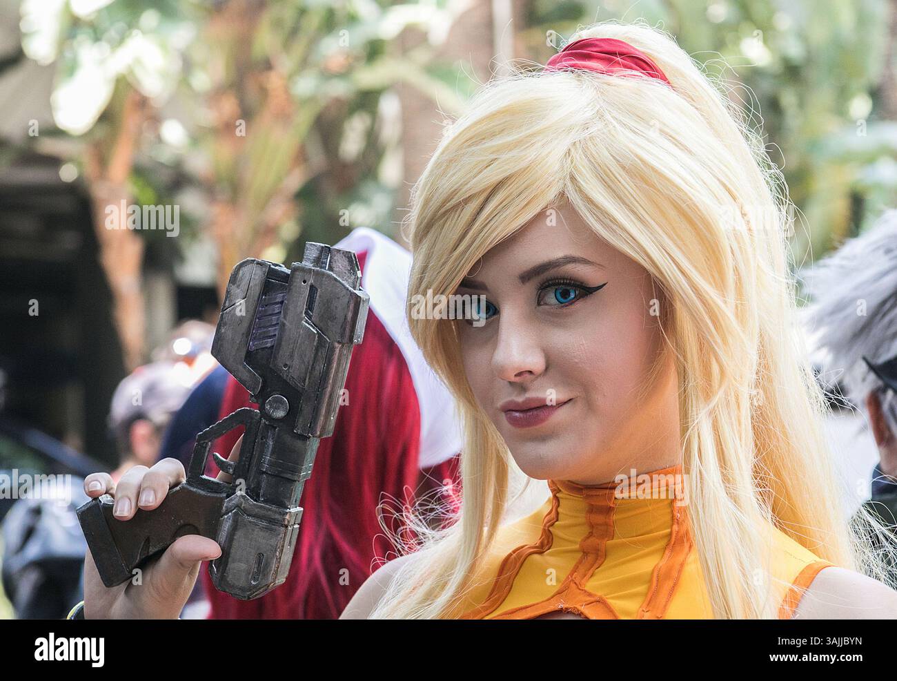 Metroid samus hi-res stock photography and images - Alamy