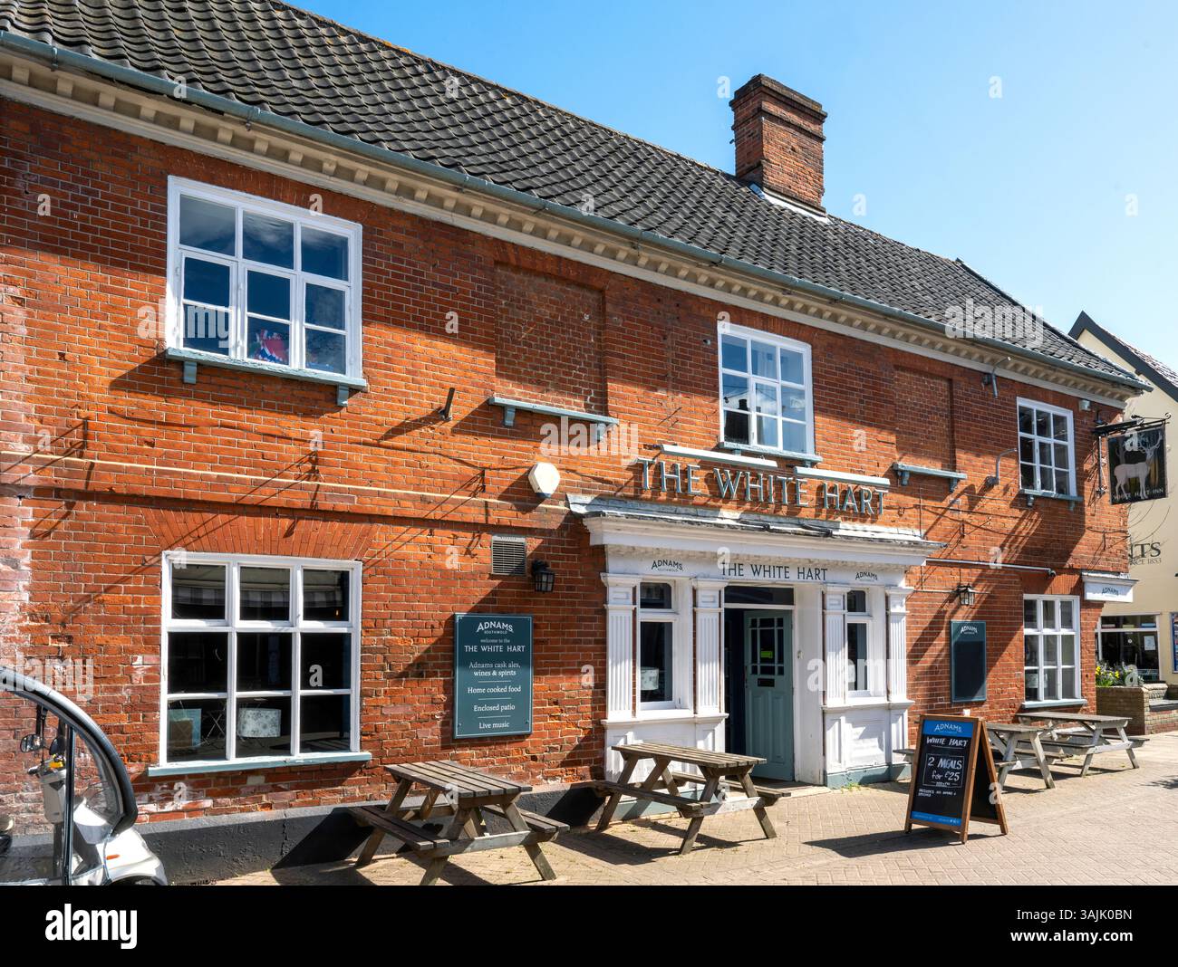 White Hart Inn - Adnams public house - Throughfare, Halesworth, Suffolk ...