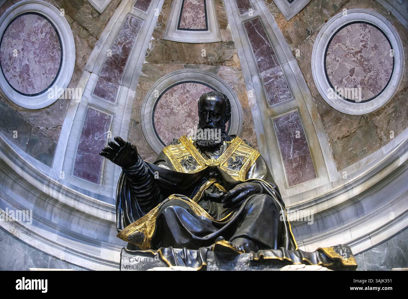 **NO LIBRI** Italy, Rome,Vatican 2025/4/11 The recent restoration of ...