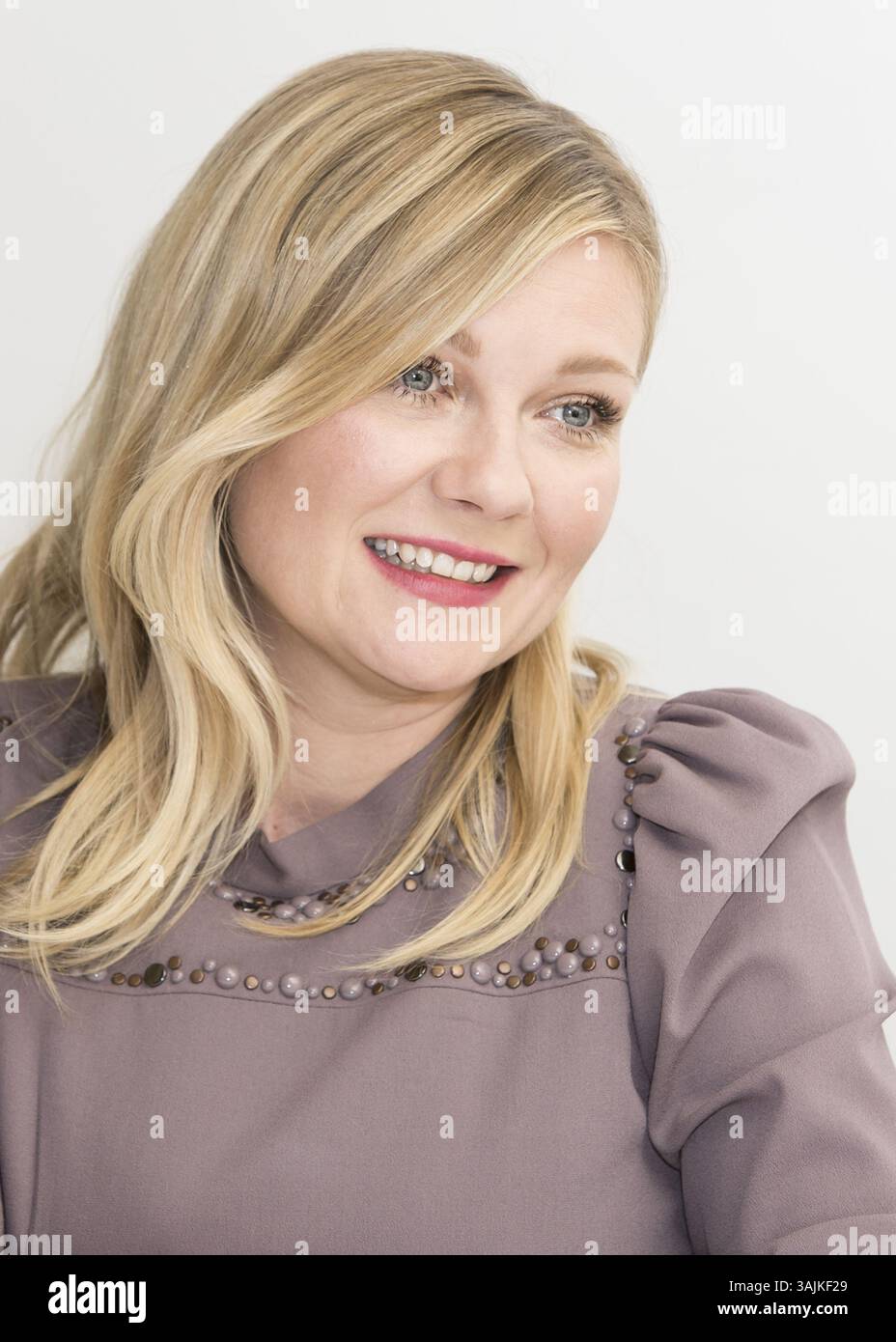 June 11, 2017 - Hollywood, California, U.S. - KIRSTEN DUNST promotes ...