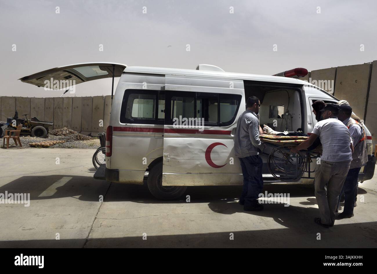 May 19, 2017 - Athba, Iraq - An ambulance brings the injured to a ...