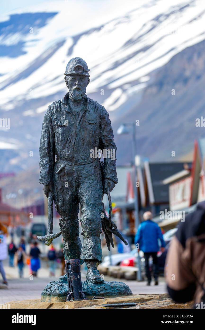 Miner's statue in old coal mining town of Longyearbyen, Spitsbergen ...