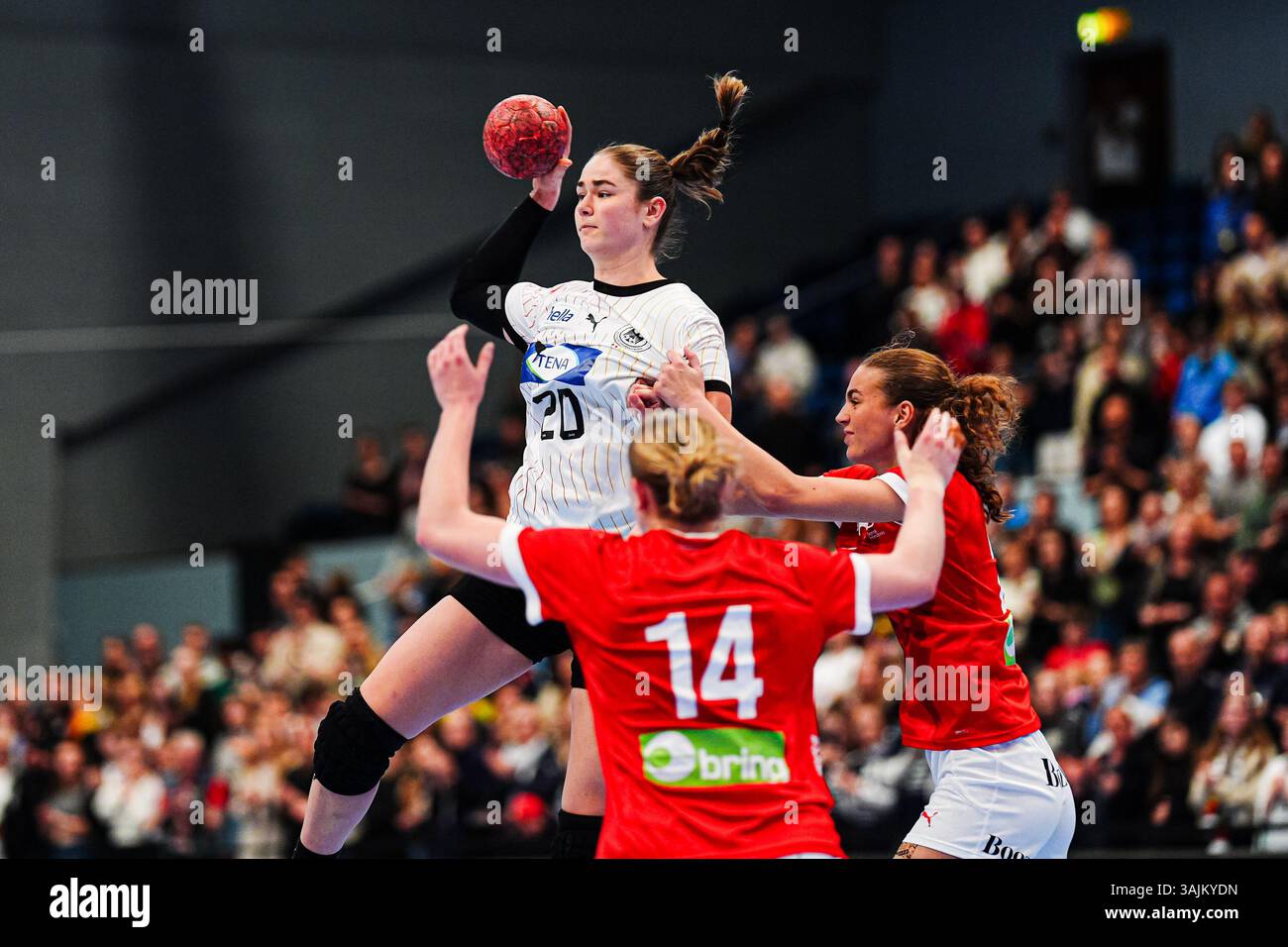 Hamburg, Deutschland. 09th Apr, 2025. Marlene Tucholke (Deutschland ...