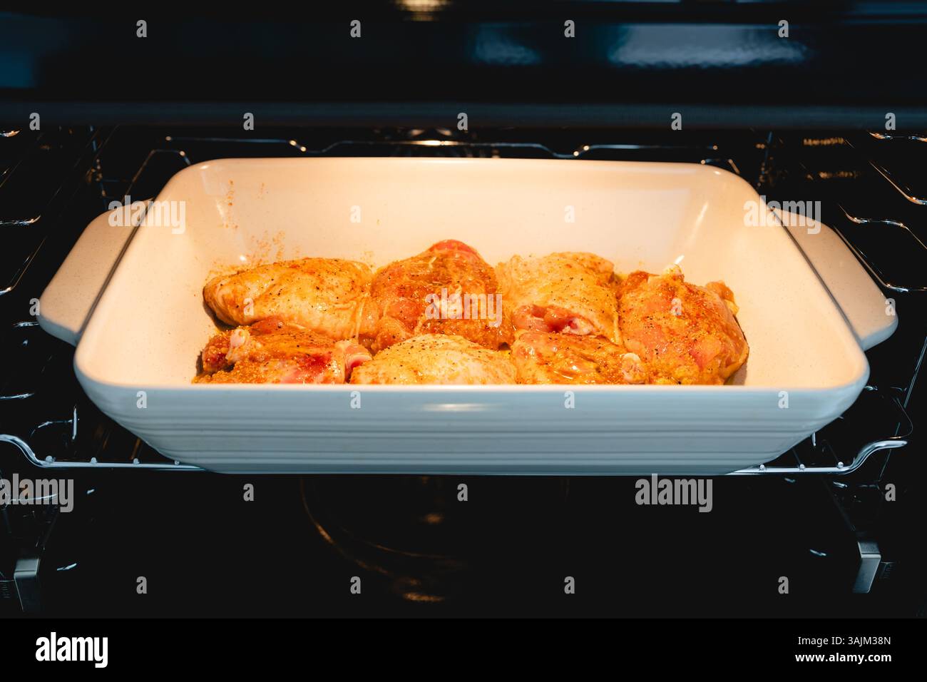 Roastingpan hi-res stock photography and images - Alamy