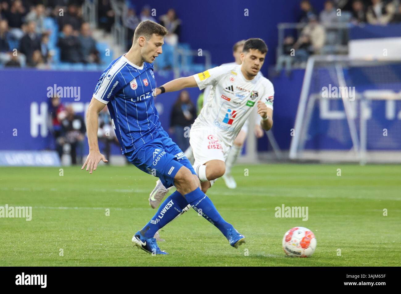 Linz, Austria. 11th Apr, 2025. LINZ, AUSTRIA - APRIL 11: Manuel Maranda ...