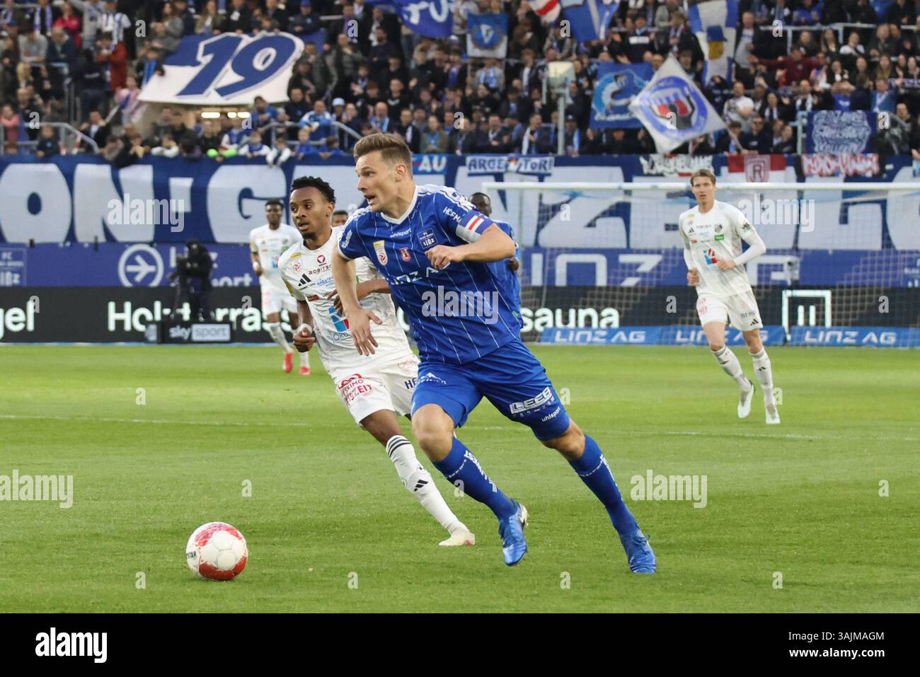 Linz, Austria. 11th Apr, 2025. LINZ, AUSTRIA - APRIL 11: Manuel Maranda ...
