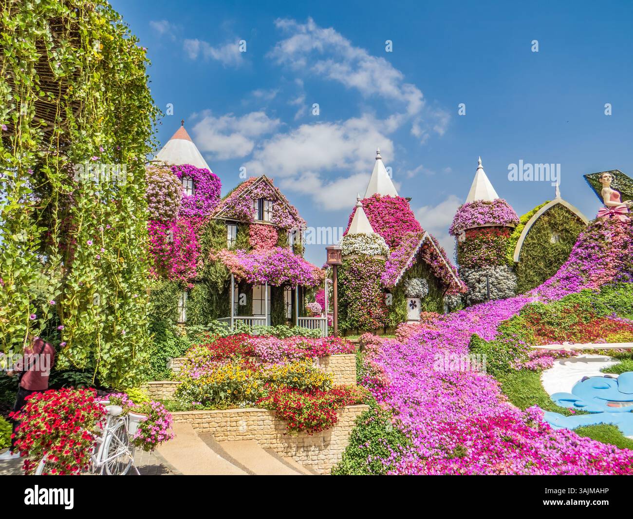 Dubai Miracle Garden is world's largest natural flower garden, 150 ...