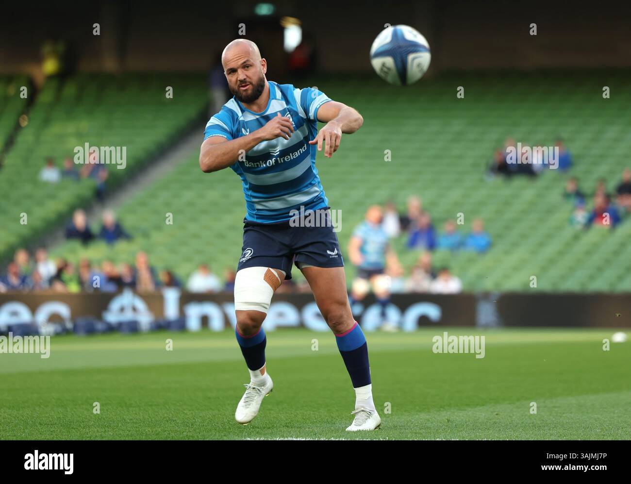 Leinster's Jamison Gibson-Park warming up ahead of the Investec ...