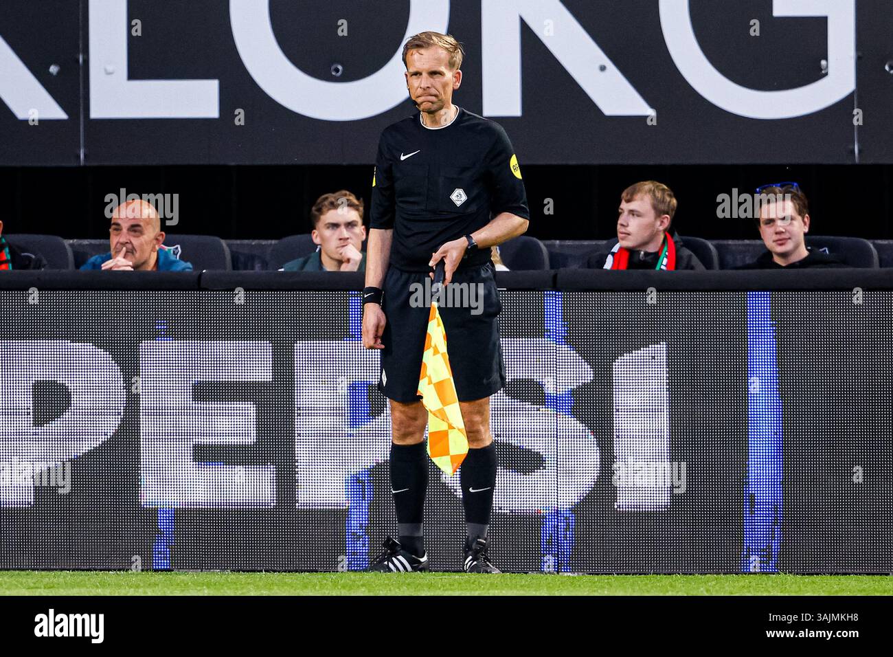Nijmegen, Netherlands. 11th Apr, 2025. NIJMEGEN, NETHERLANDS - APRIL 11: assistant referee ...