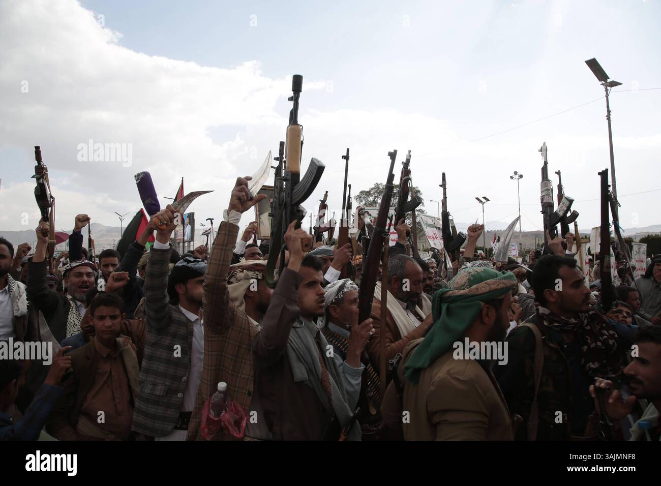 YEMEN HOUTHIS USA ISRAEL CONFLICT. Supporters of the Houthi movement ...