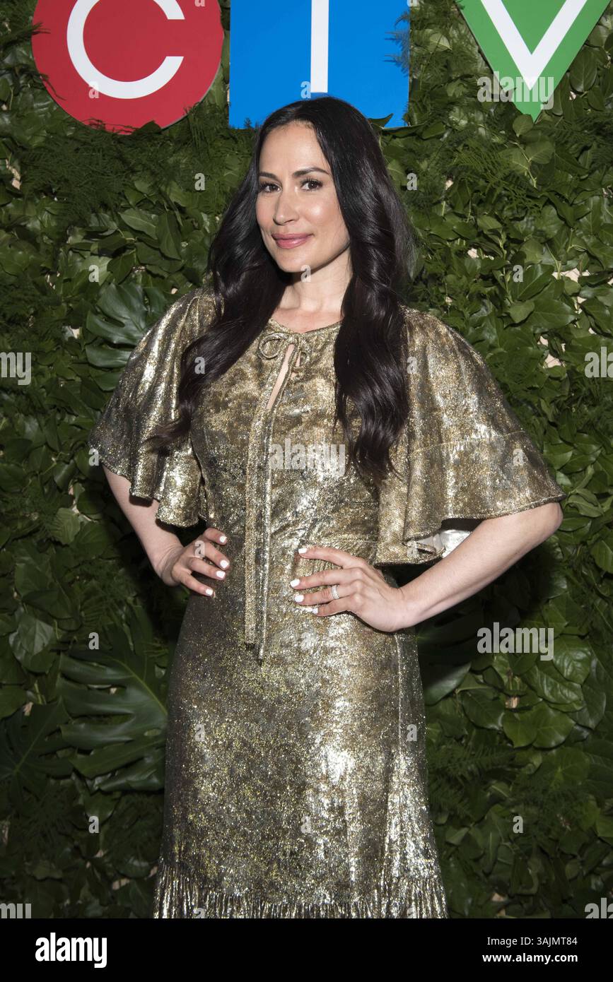 Cynthia loyst hi-res stock photography and images - Alamy