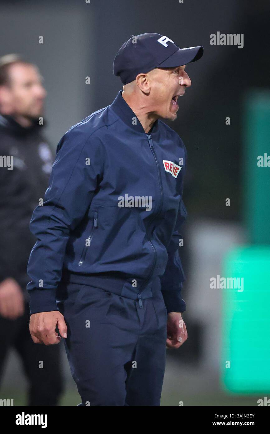 11 April 2025, Bavaria, Fürth: Soccer: Bundesliga 2, SpVgg Greuther ...