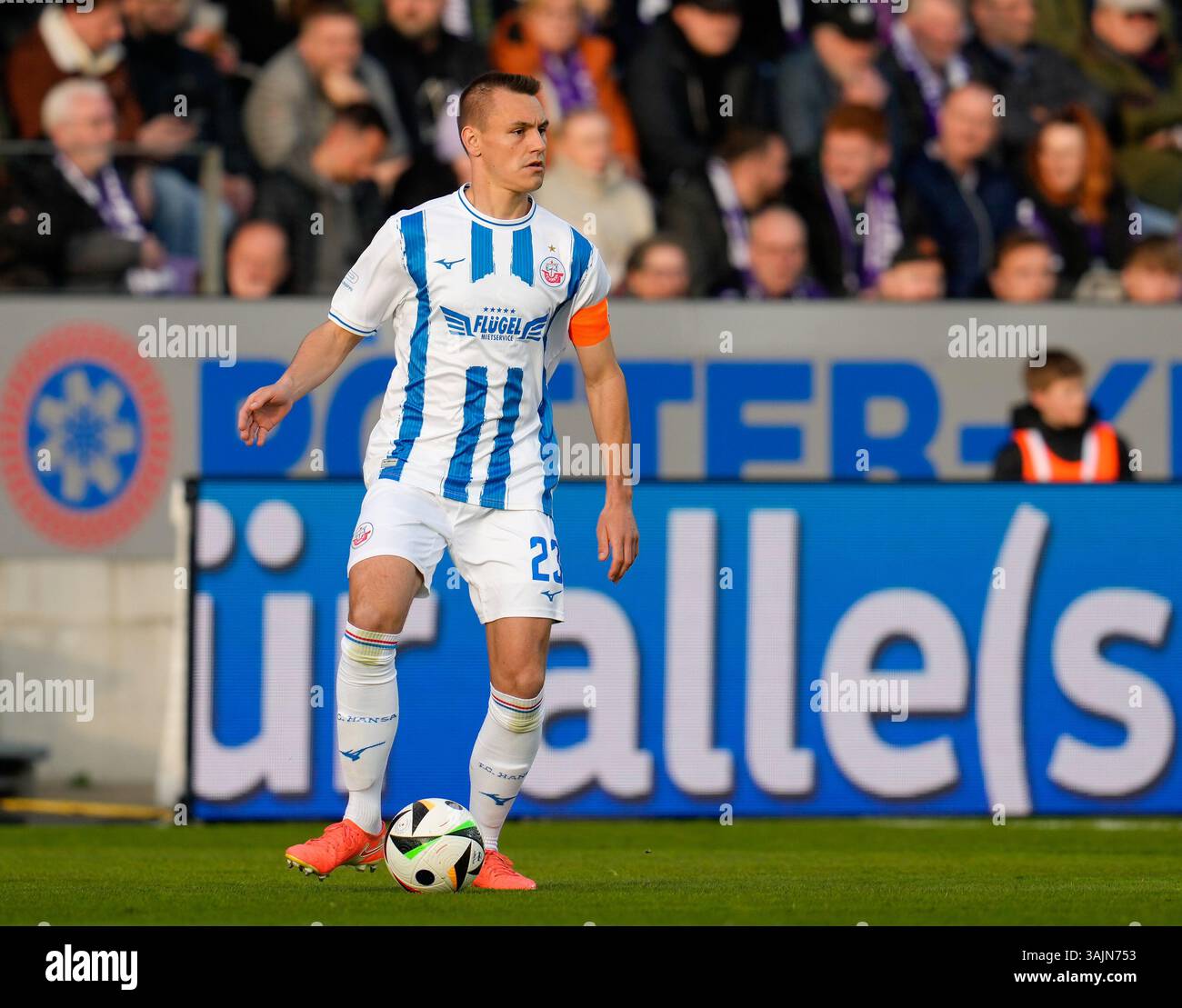Franz Pfanne (FC Hansa Rostock, #23) mit ball GER, VfL Osnabrueck vs FC Hansa Rostock, 3. Liga ...