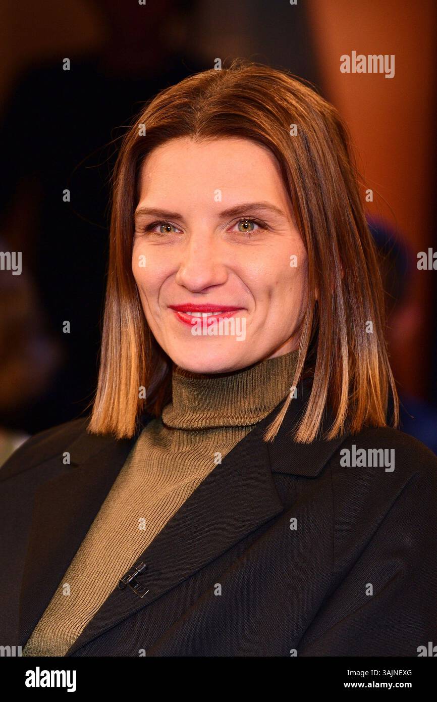 Magdalena Goessling zu Gast bei der NDR Talk Show am 11.04.2025 in ...