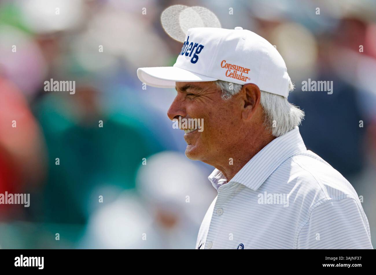 Augusta, United States. 11th Apr, 2025. Fred Couples walks onto the ...