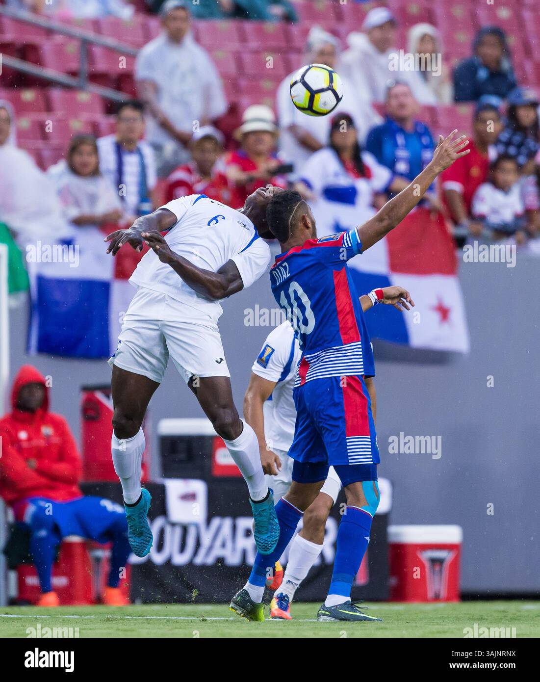 July 12, 2017 - Nicaragua defender Luis Copete (6) and Panama forward ...