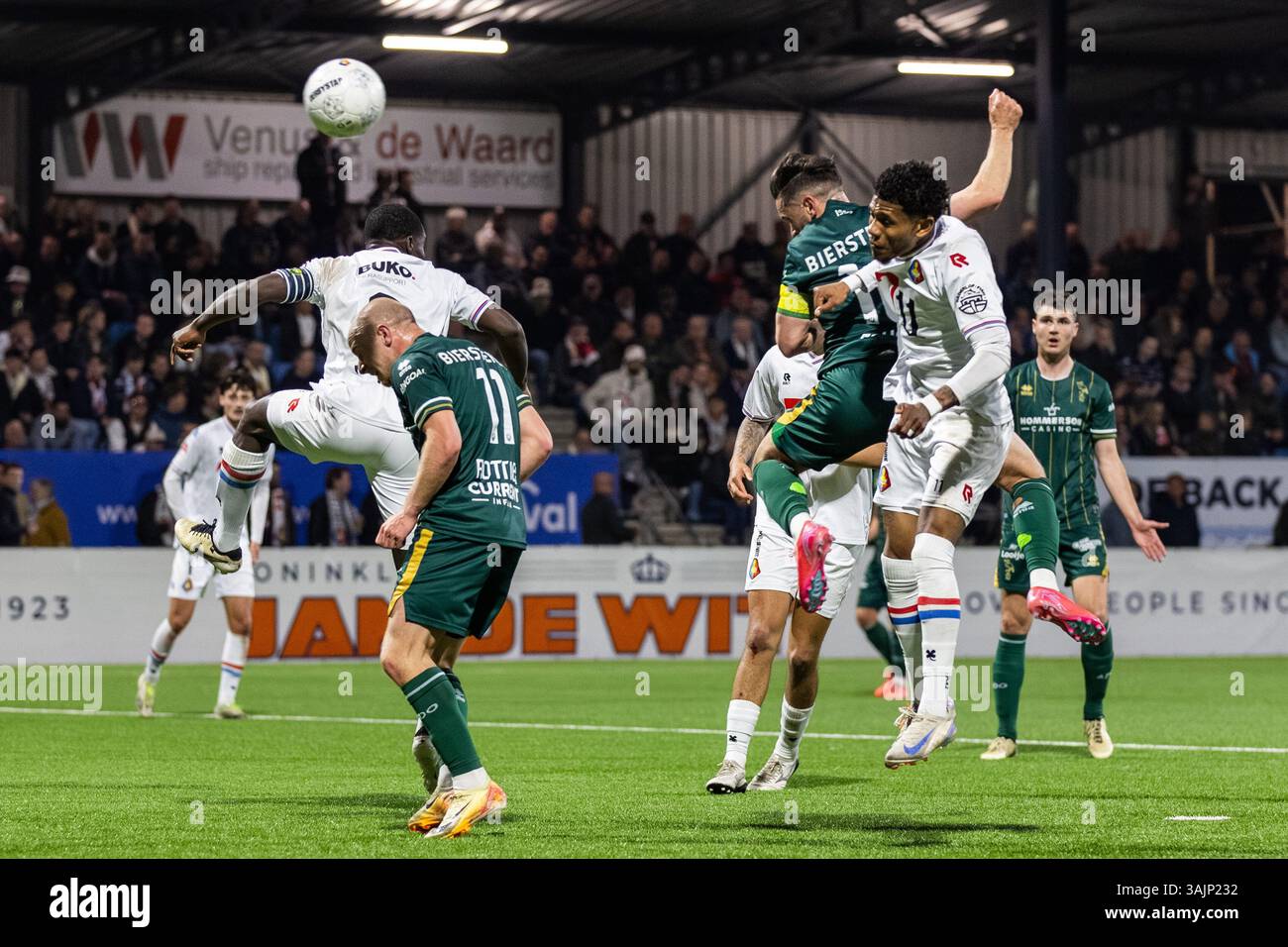VELSEN, 11-04-2025, 711 Stadion. Dutch Football, Keuken Kampioen ...