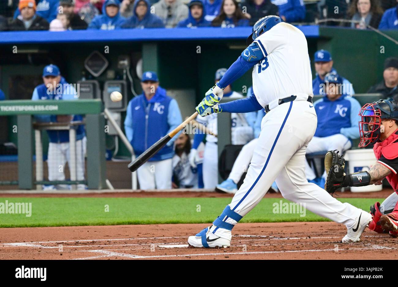 KANSAS CITY, MO -APRIL 07: Kansas City Royals first baseman Salvador ...