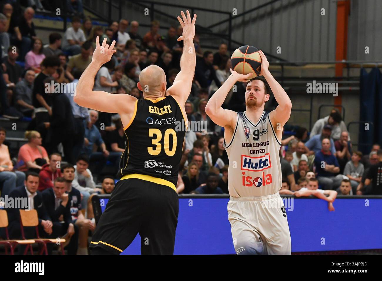 Oostende's Pierre-Antoine Gillet and Limburg's Jonas Delalieux pictured ...