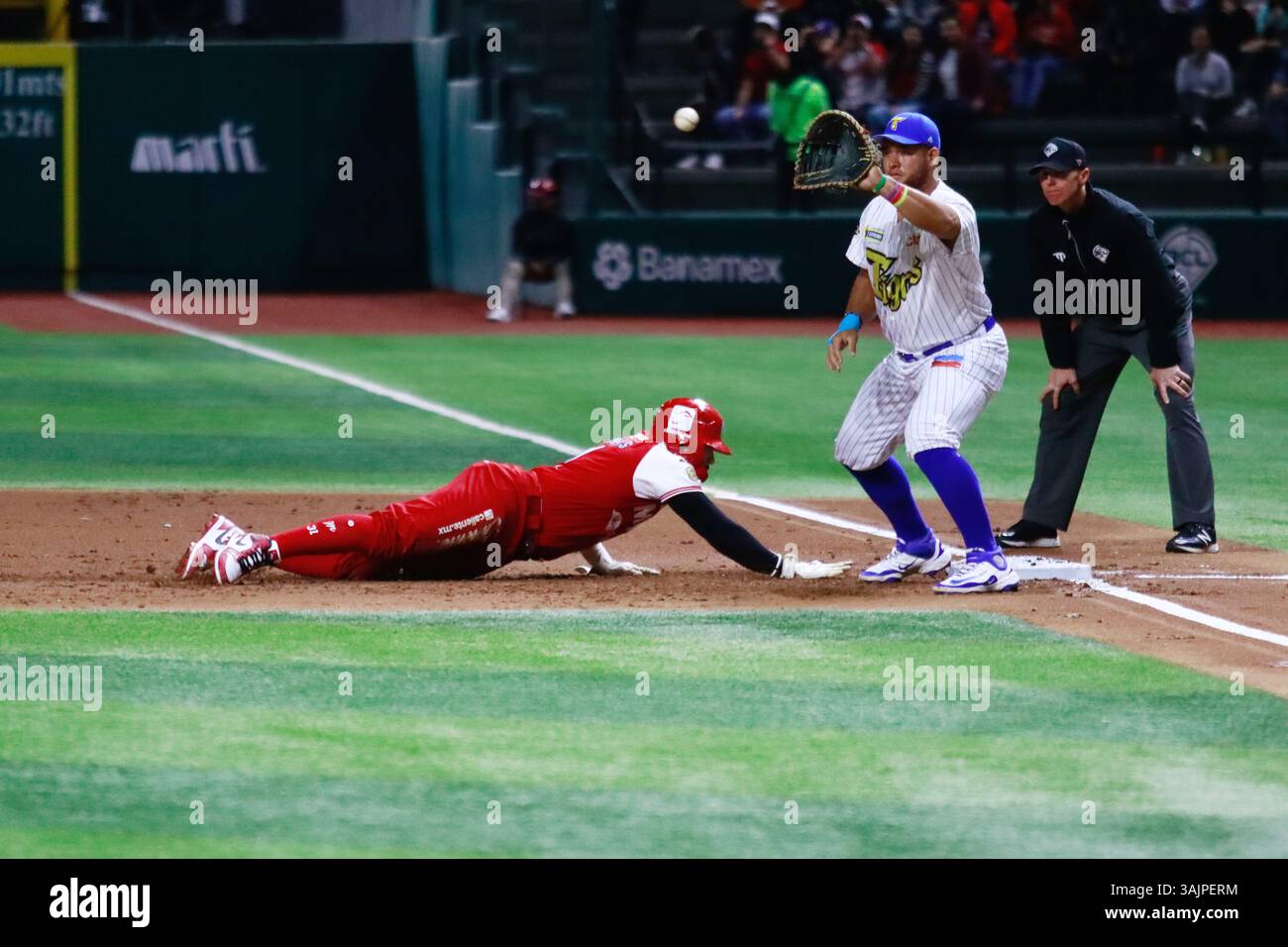 Mexico City, Ciudad de Mexico, Mexico. 10th Apr, 2025. Julian Ornelas ...
