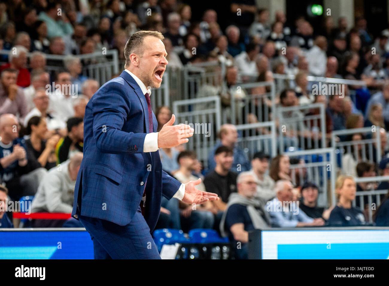 Janis Gailitis (SYNTAINICS MBC, Trainer) easyCredit BBL, MLP-Academics ...