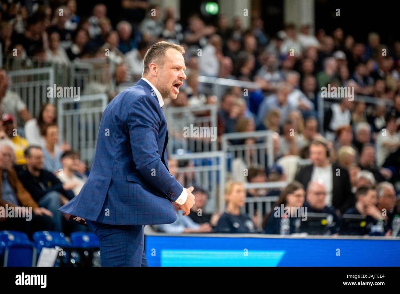 Janis Gailitis (SYNTAINICS MBC, Trainer) easyCredit BBL, MLP-Academics ...