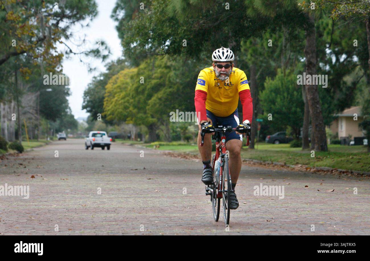 100 mile bike ride hi-res stock photography and images - Alamy