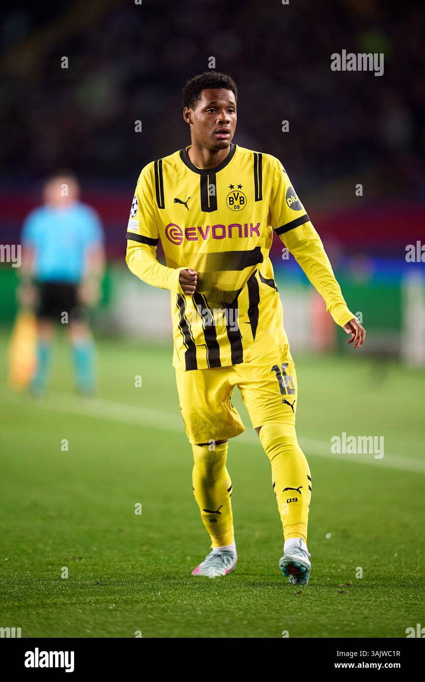 BARCELONA, SPAIN - APRIL 09: Julien Duranville of Borussia Dortmund ...