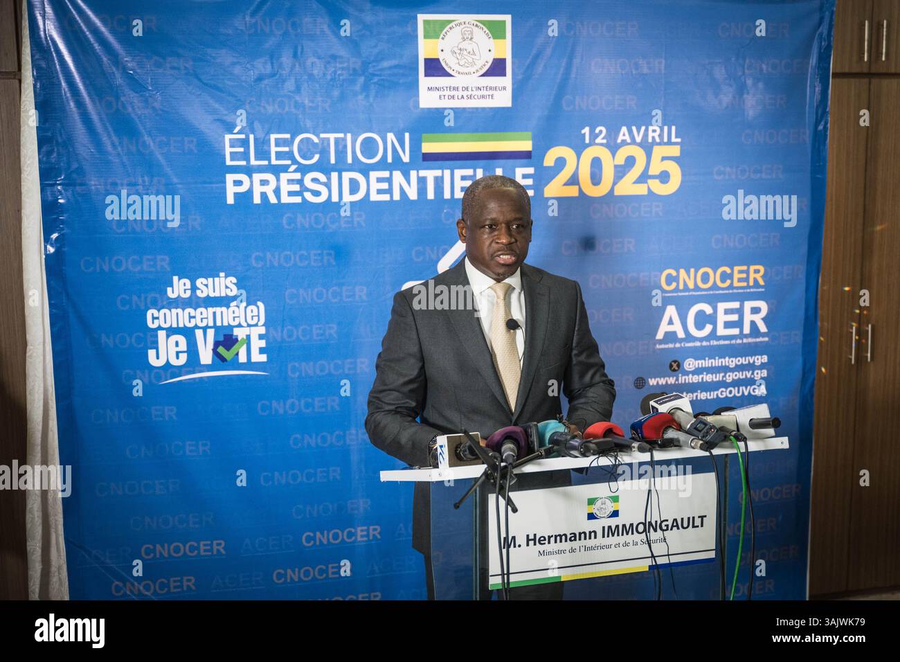 (250411) -- LIBREVILLE, April 11, 2025 (Xinhua) -- Interior Minister Hermann Immongault speaks ...