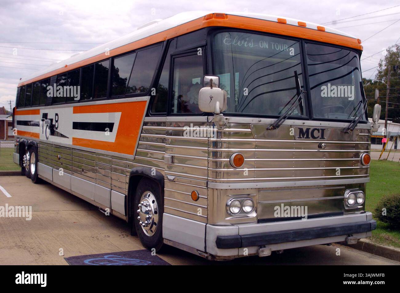 ELVIS ''HIT MAKING TEAM'' SINGER JOHN KRONDES SALUTES THE ARRIVAL OF ...