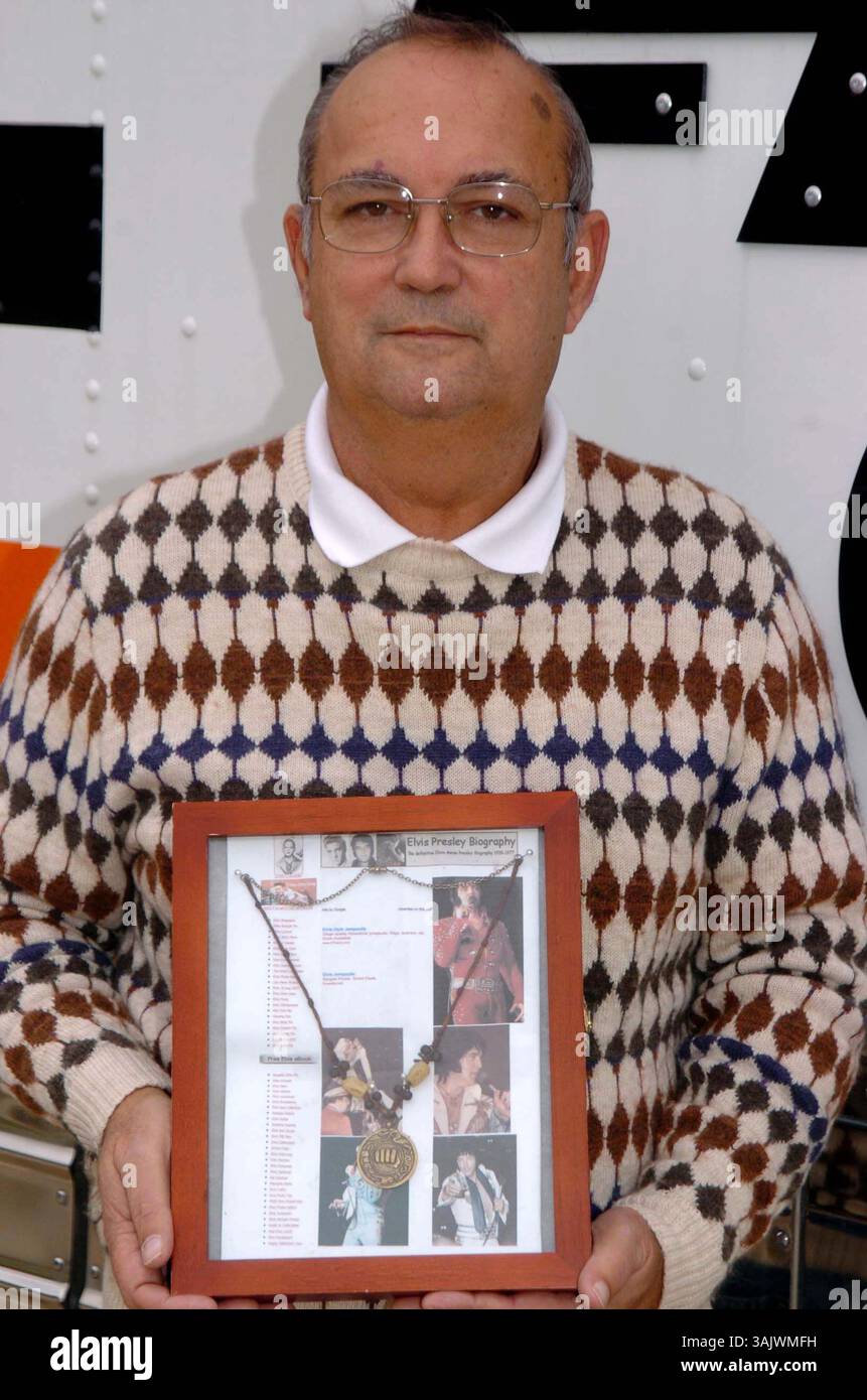 Elvis tour bus hi-res stock photography and images - Alamy