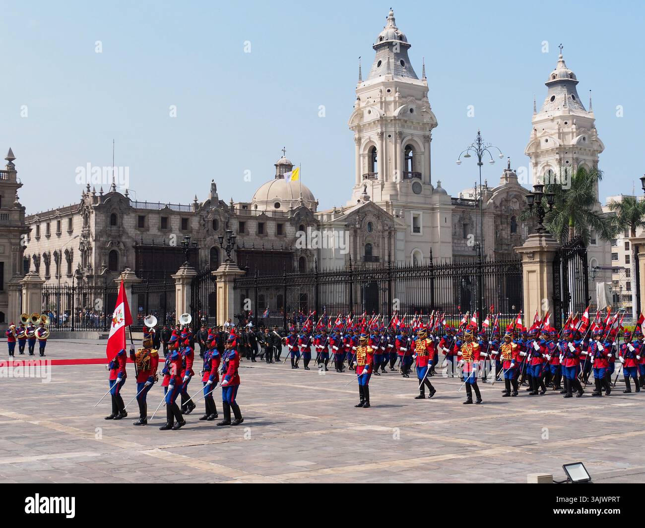 Lima, Peru. 11th Apr, 2025. The Husares de Junin regiment, honor guard ...
