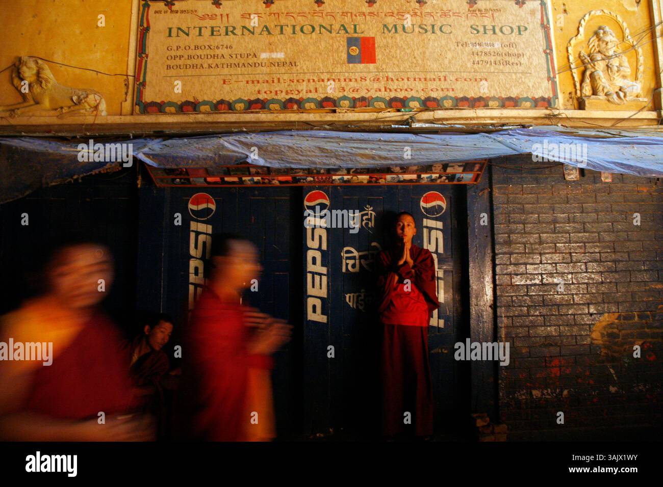May 09, 2009 - Kathmandu, Nepal - A tibetan monk praying during the ...