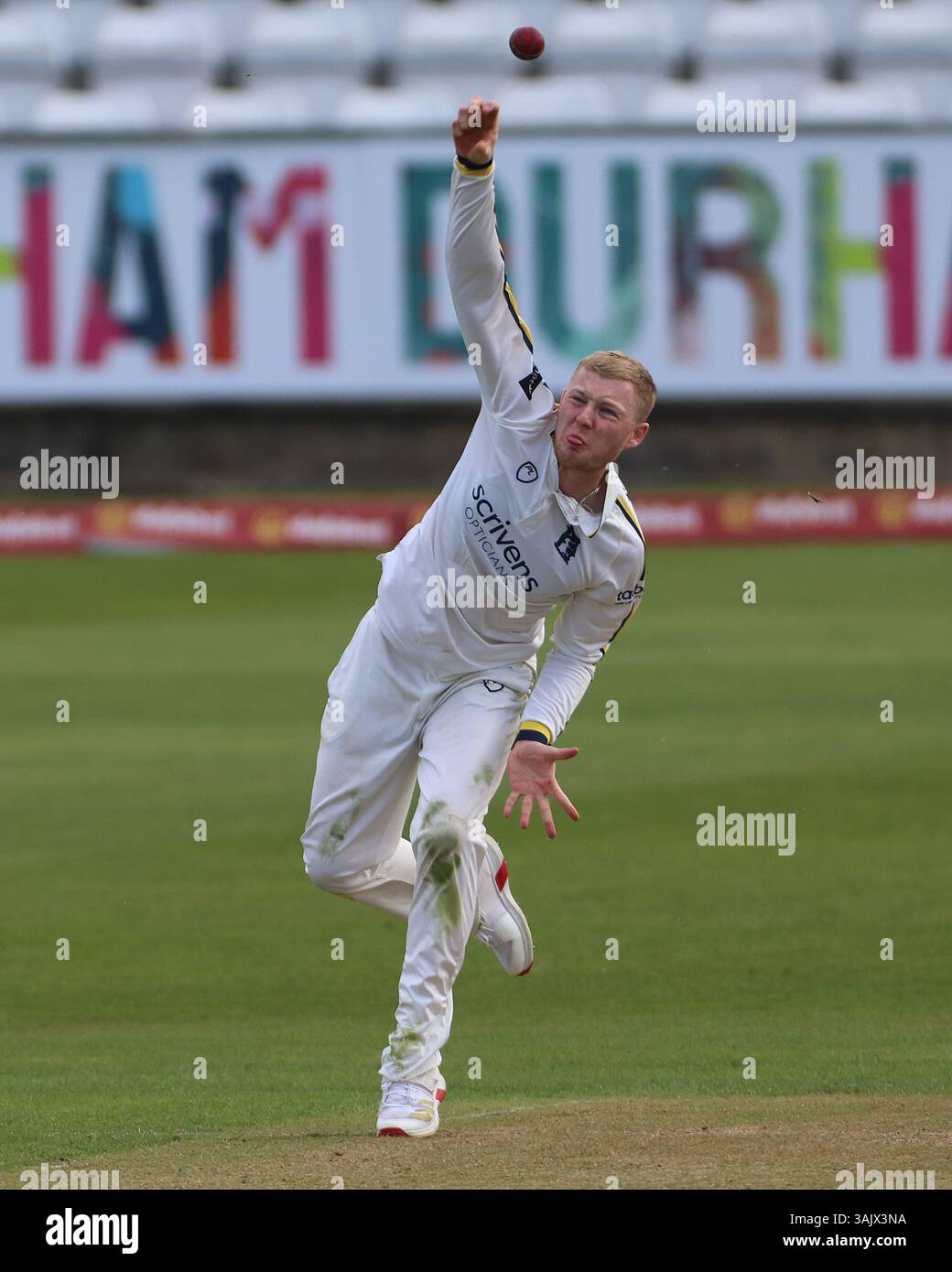 Warwickshire's Dan Mounsey is seen bowling during the First Day of the ...